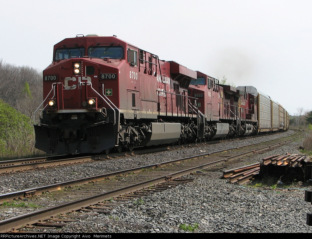 CP 8700 at Spicer with 115.